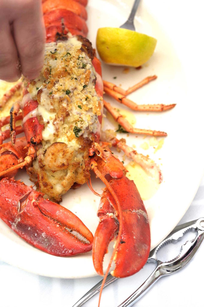 Chicago Seafood Restaurant and Steakhouse | Hugo Frog Bar & Fish House